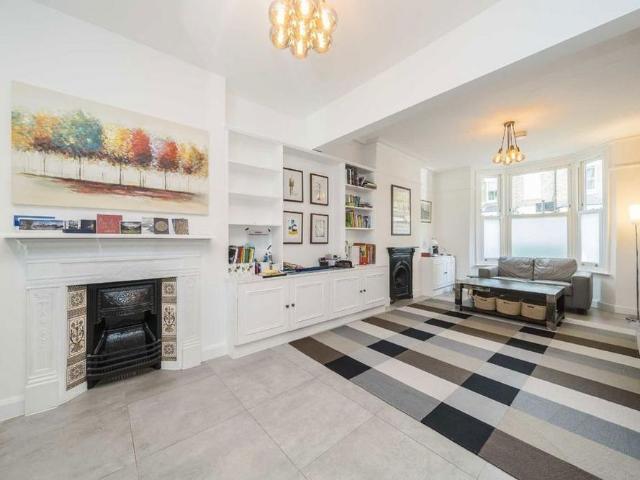 5 bedroom house to rent