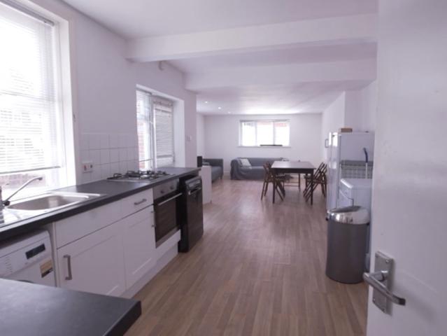 5 bedroom house to rent