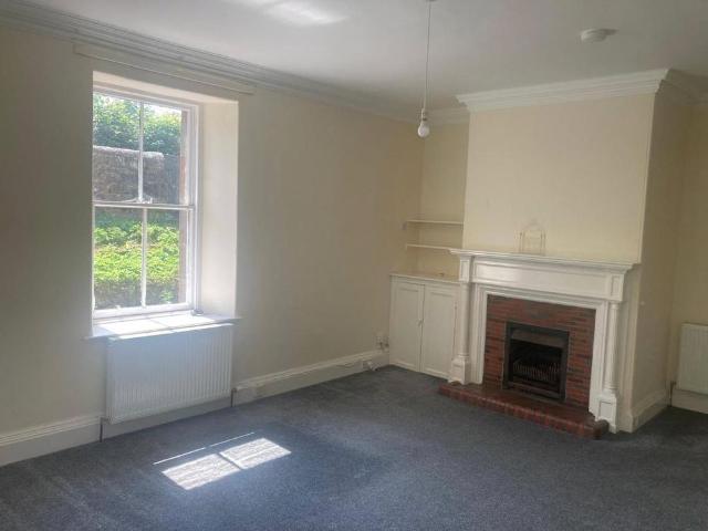5 bedroom house to rent