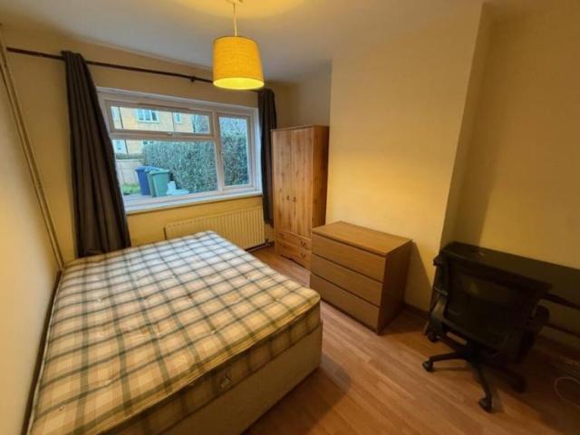 5 bedroom house to rent