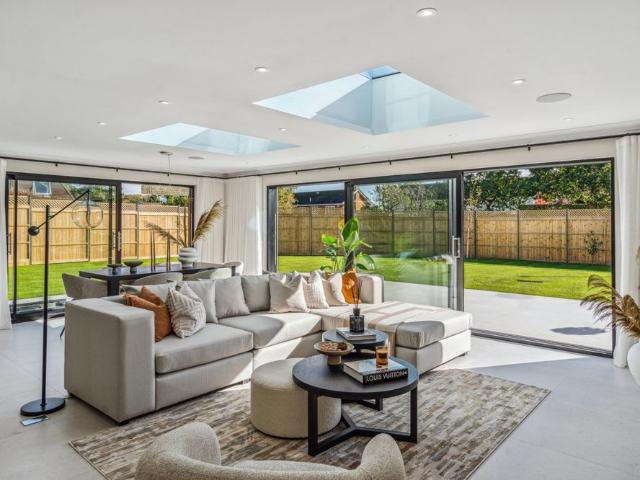 5 bedroom house to rent