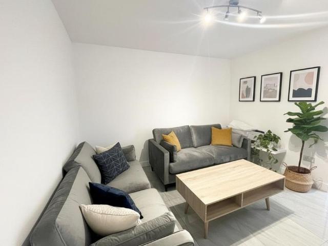 5 bedroom house to rent