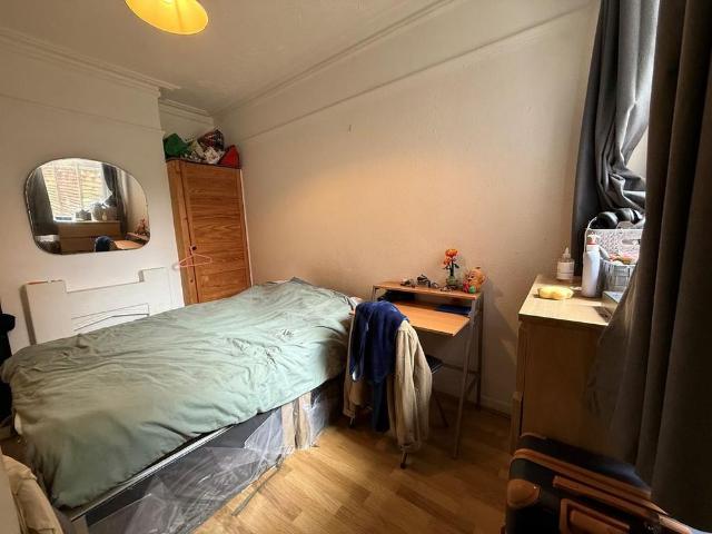 5 bedroom house to rent