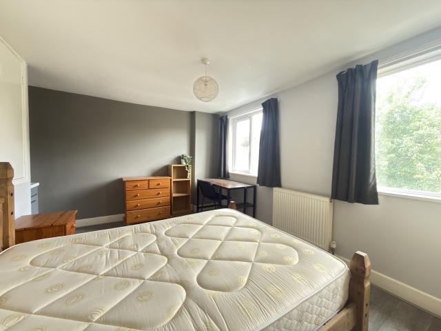5 bedroom house to rent