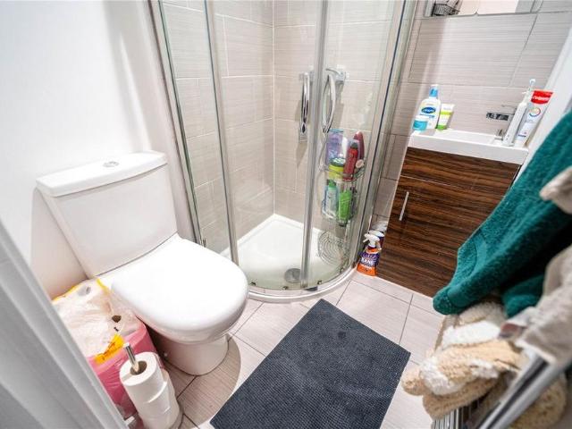 5 bedroom house to rent