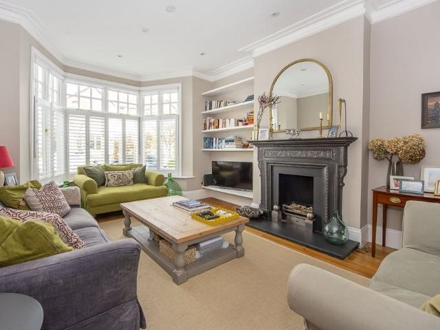 5 bedroom house to rent