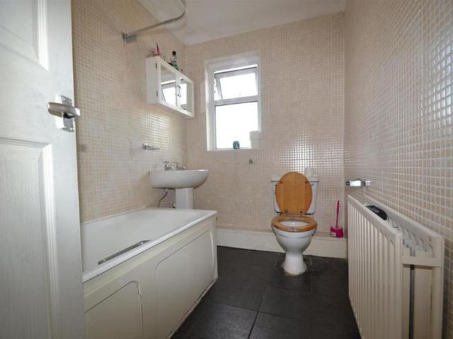 5 bedroom house to rent