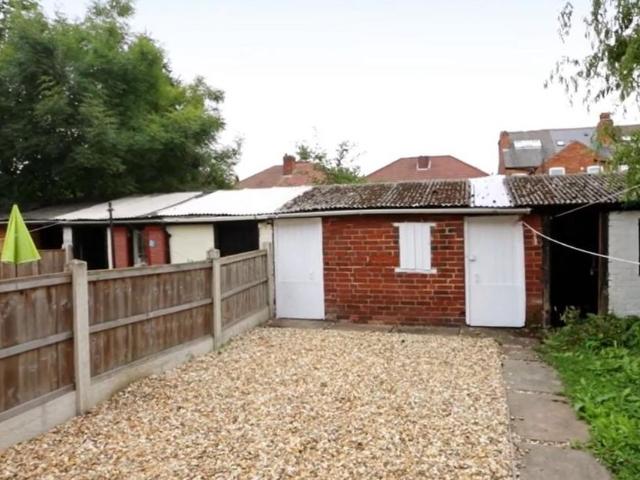 5 bedroom house to rent