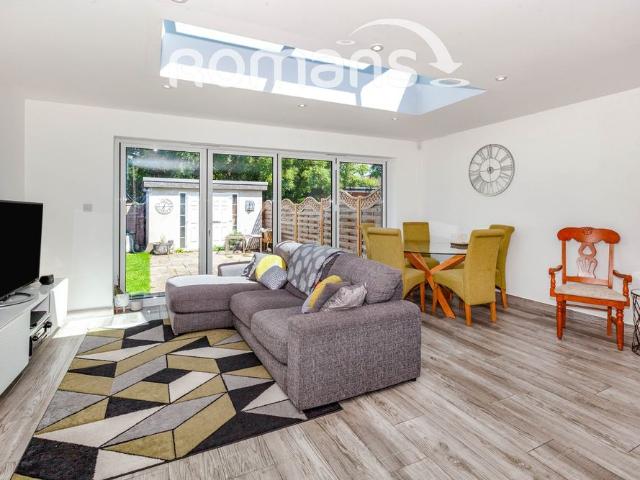 5 bedroom house to rent