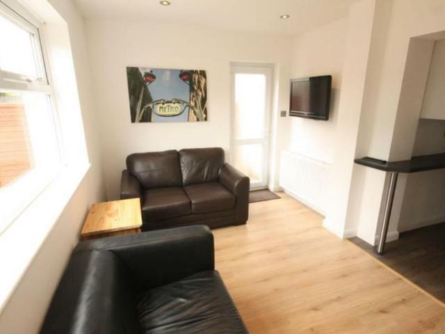 5 bedroom house to rent