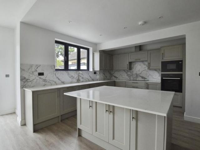 5 bedroom house to rent