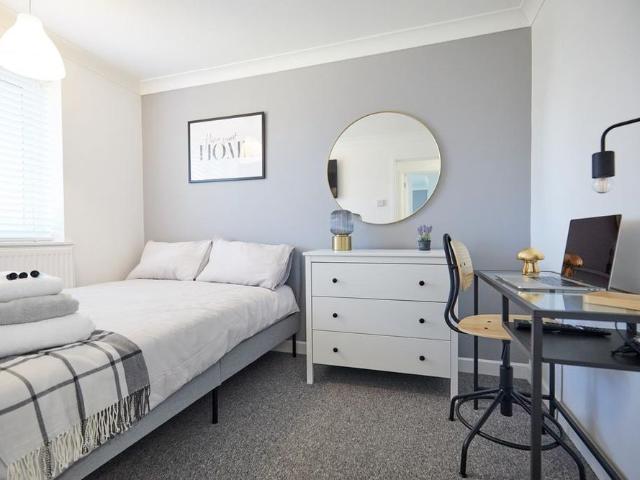 5 bedroom house to rent