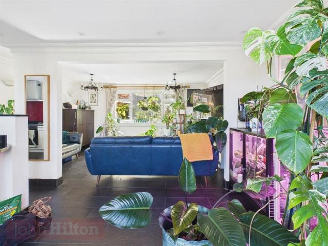 5 bedroom house to rent