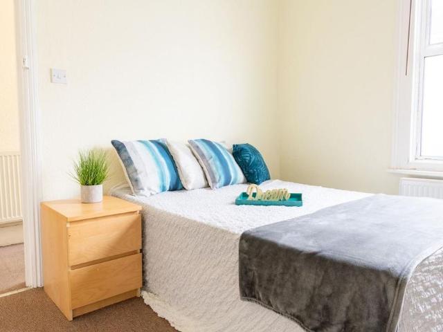 5 bedroom house to rent