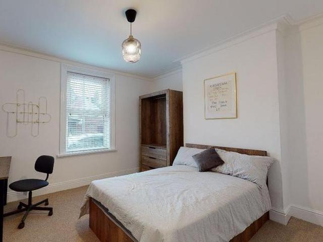 5 bedroom house to rent