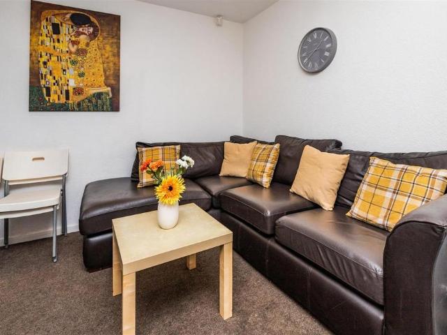 5 bedroom house to rent