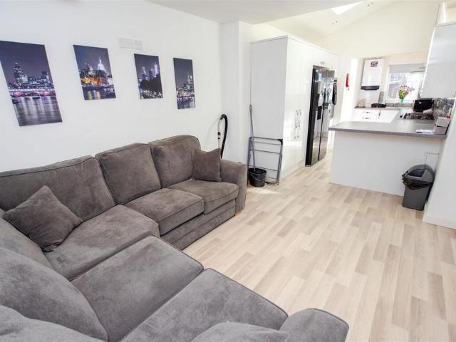 5 bedroom house to rent