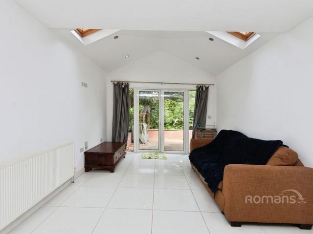 5 bedroom house to rent