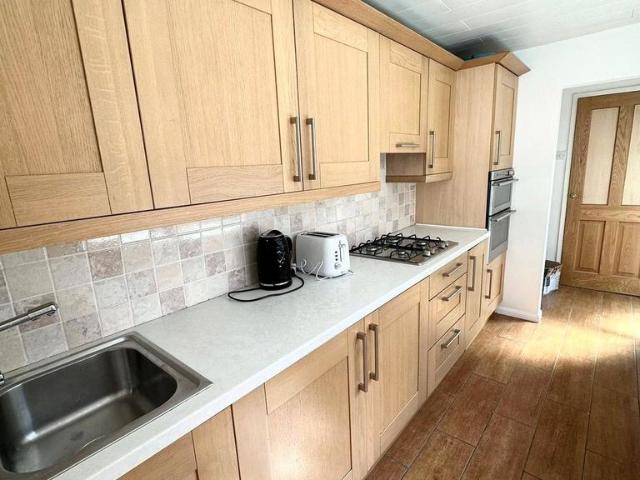 5 bedroom house to rent