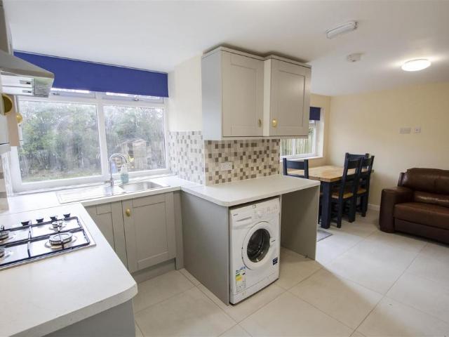 5 bedroom house to rent
