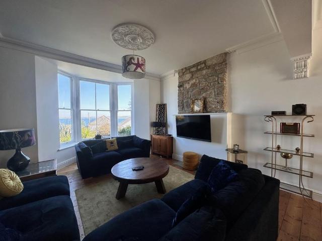 5 bedroom house to rent