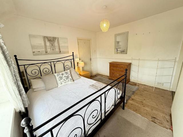 5 bedroom house to rent
