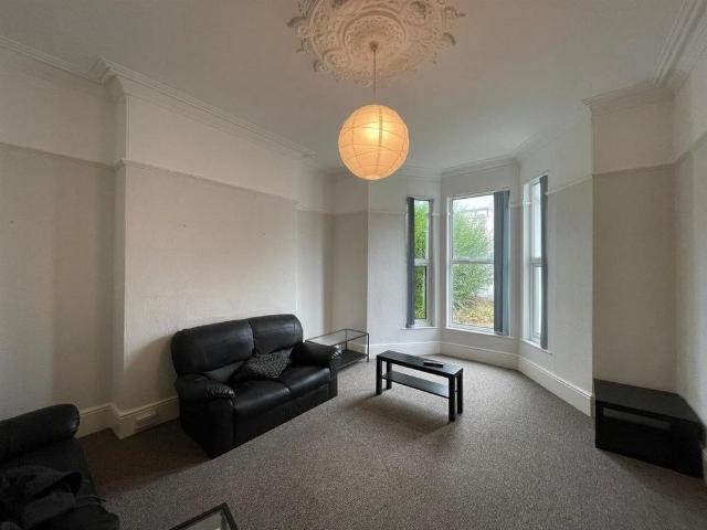 5 bedroom house to rent