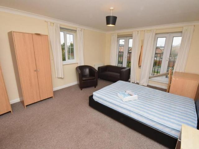5 bedroom house to rent