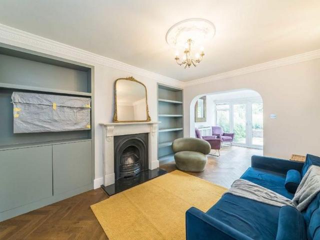 5 bedroom house to rent