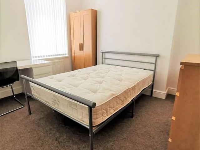 5 bedroom house to rent