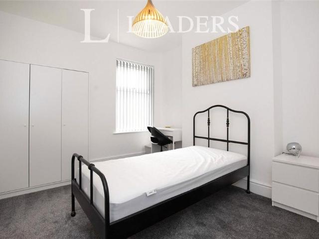 5 bedroom house to rent