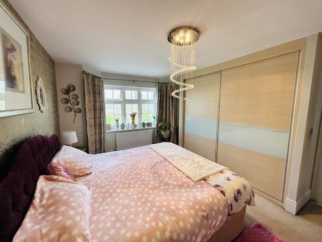 5 bedroom house to rent