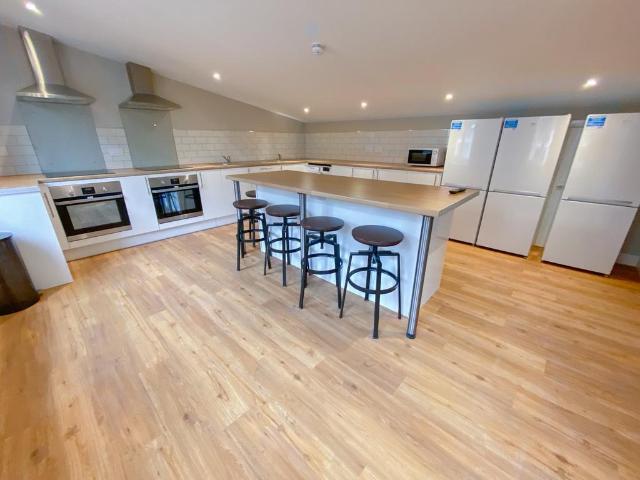 5 bedroom house to rent