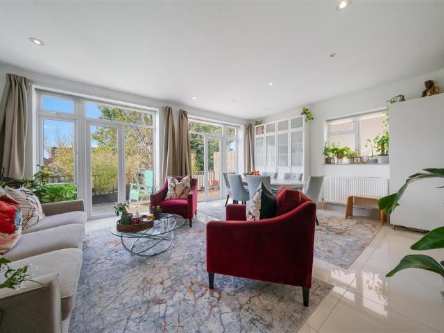 5 bedroom house to rent