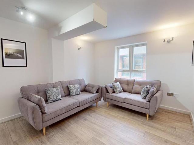 5 bedroom house to rent