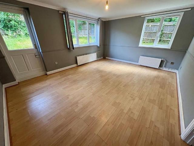 5 bedroom house to rent