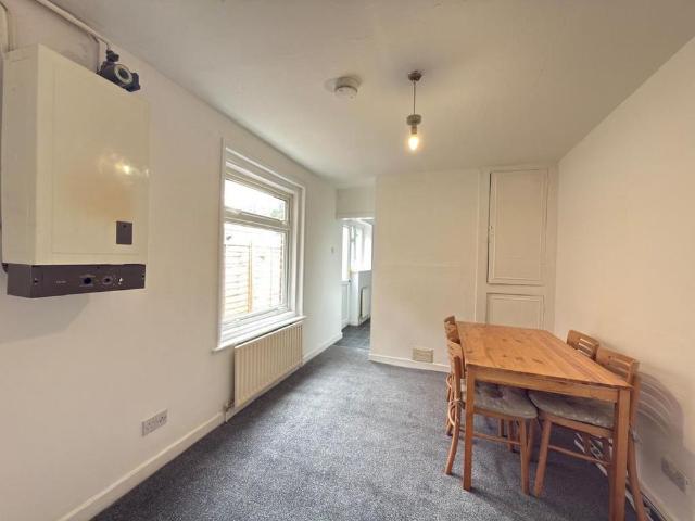 5 bedroom house to rent
