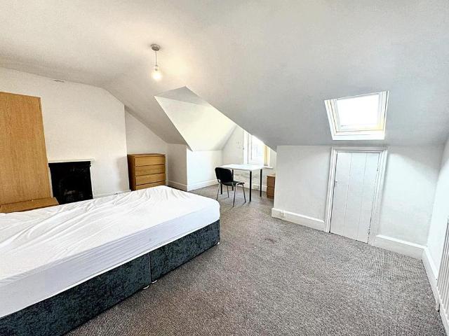 5 bedroom house to rent
