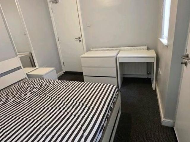 5 bedroom house to rent