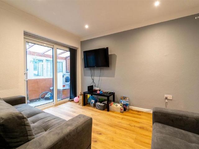 5 bedroom house to rent