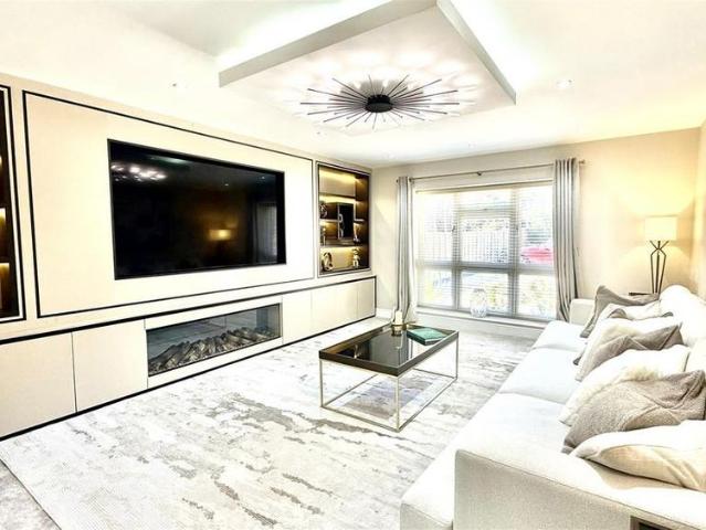 5 bedroom house to rent