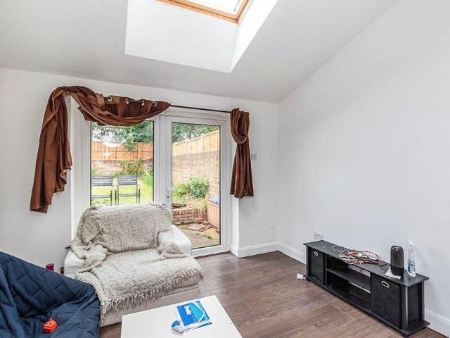 5 bedroom house to rent