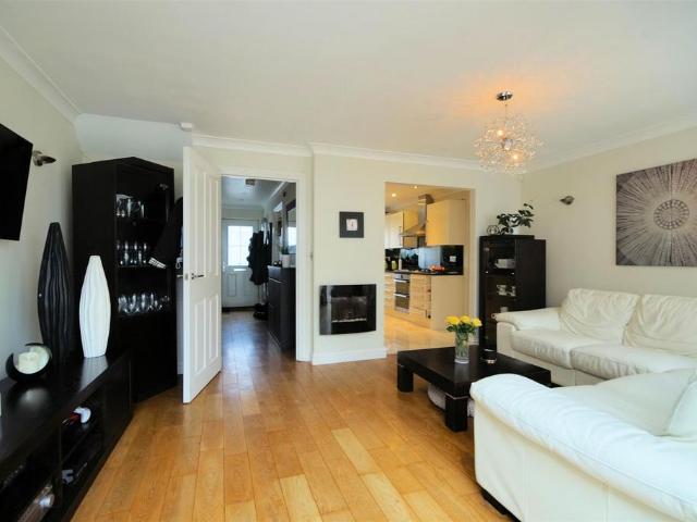 5 bedroom house to rent