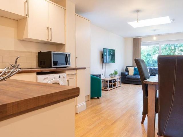5 bedroom house to rent