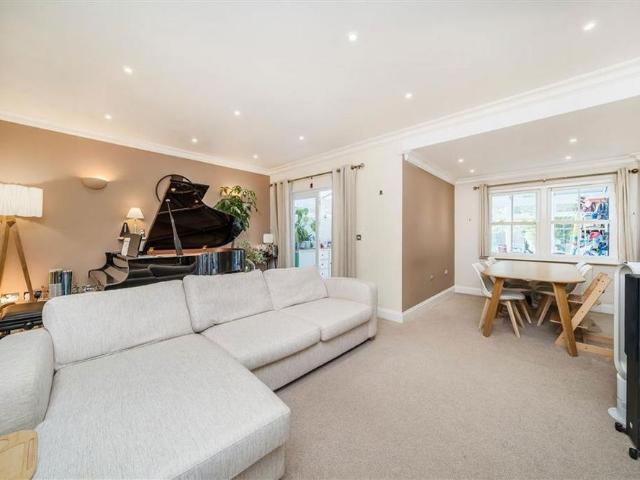 5 bedroom house to rent