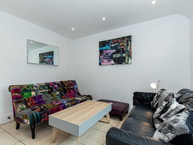 5 bedroom house to rent
