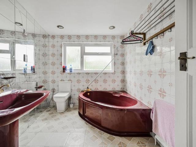 5 bedroom house to rent