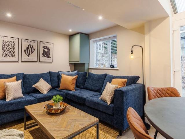 5 bedroom house to rent