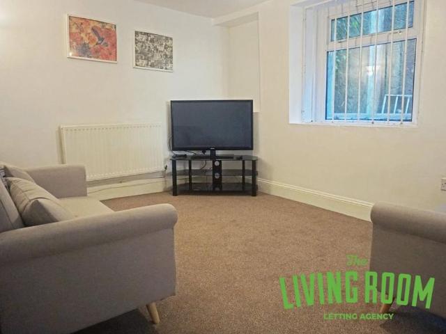 5 bedroom house to rent