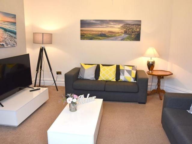5 bedroom house to rent